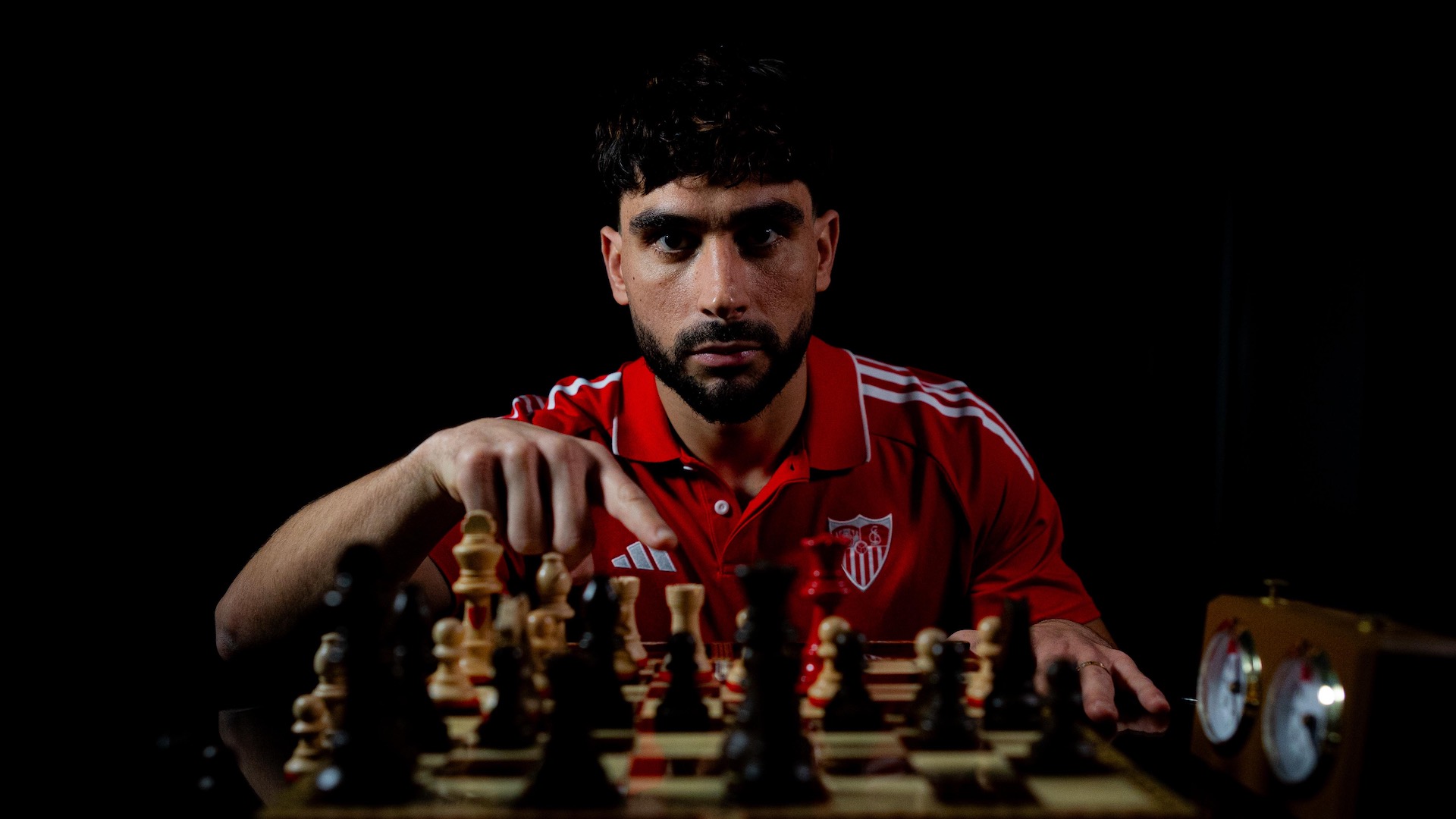 EL SEVILLA FC REFUERZA SU ATAQUE CON LA CESIÓN DE NEAL MAUPAY | Sevilla FC