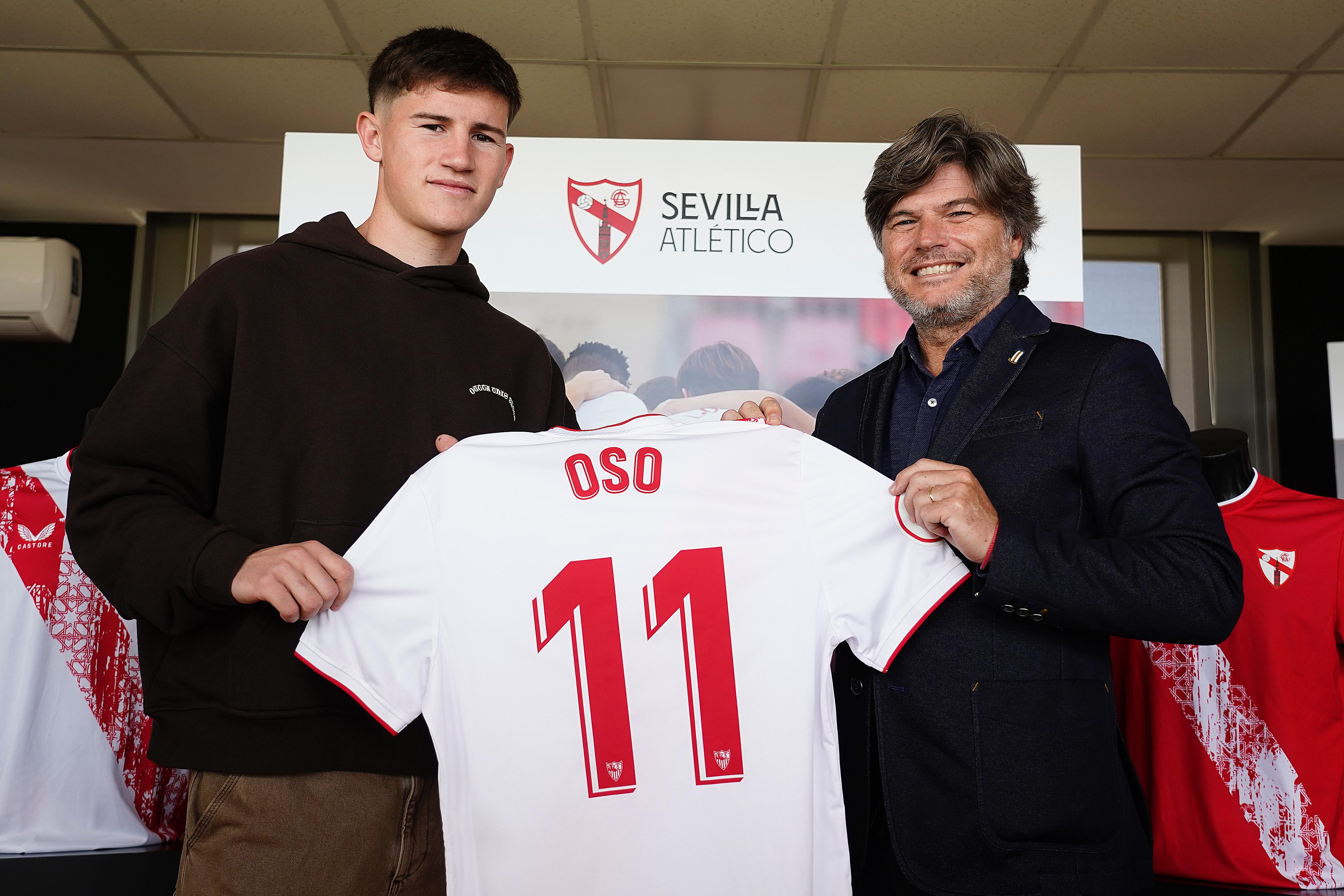 OSO SIGNS CONTRACT EXTENSION UNTIL JUNE 2027 | Sevilla FC